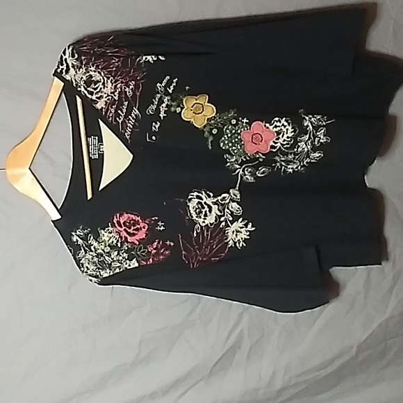 Basic Editions | Tops | Basic Editions Blouse In 3x Black In Applique Flowers | Poshmark